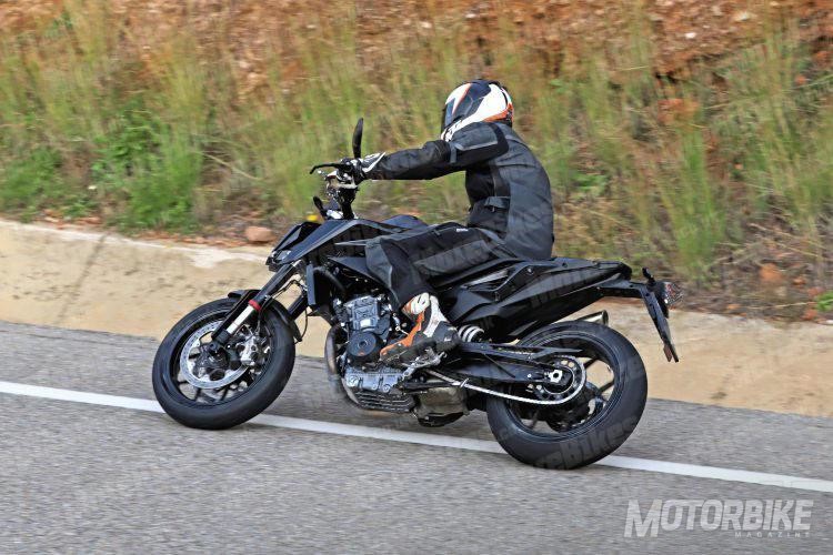 BikeLeaks. KTM 790 Duke R: Fotos espía de la versión 'vitaminada ...