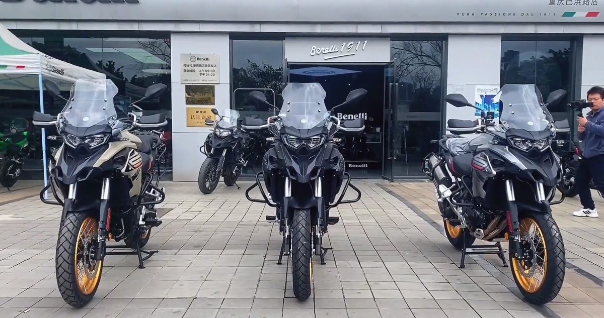 Benelli TRK 552: ¡Desvelada la sustituta de la TRK 502! - Motorbike ...