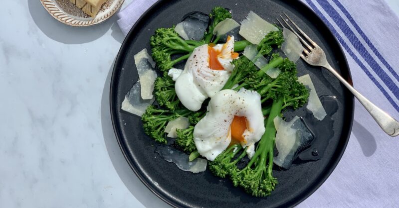 how to cook broccoli with eggs